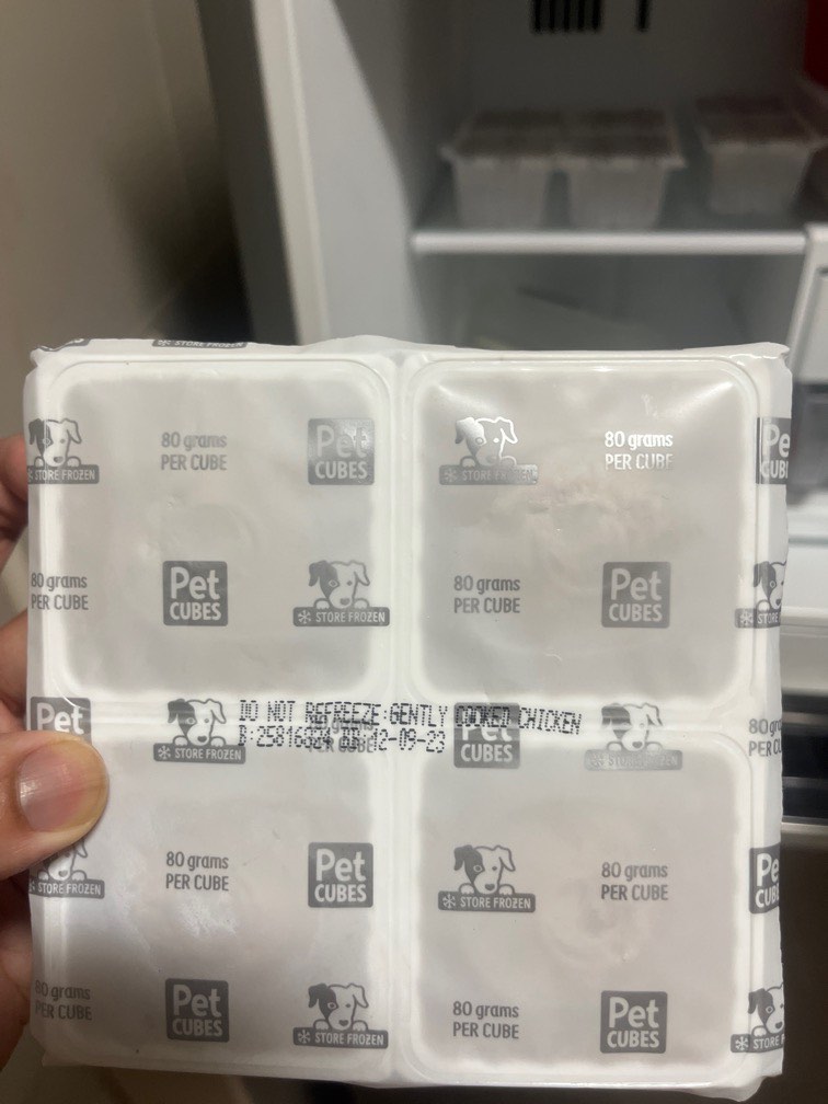 Frozen Pet Cubes chicken best before sep 2023, Pet Supplies, Pet Food ...