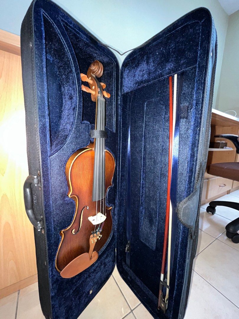 Full size violin, Hobbies & Toys, Music & Media, Musical Instruments on ...