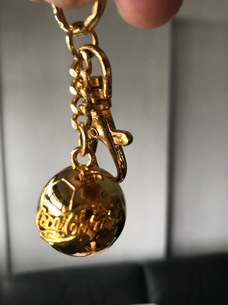 Golden Coca Cola World Cup Key Chai, Hobbies & Toys, Memorabilia ...