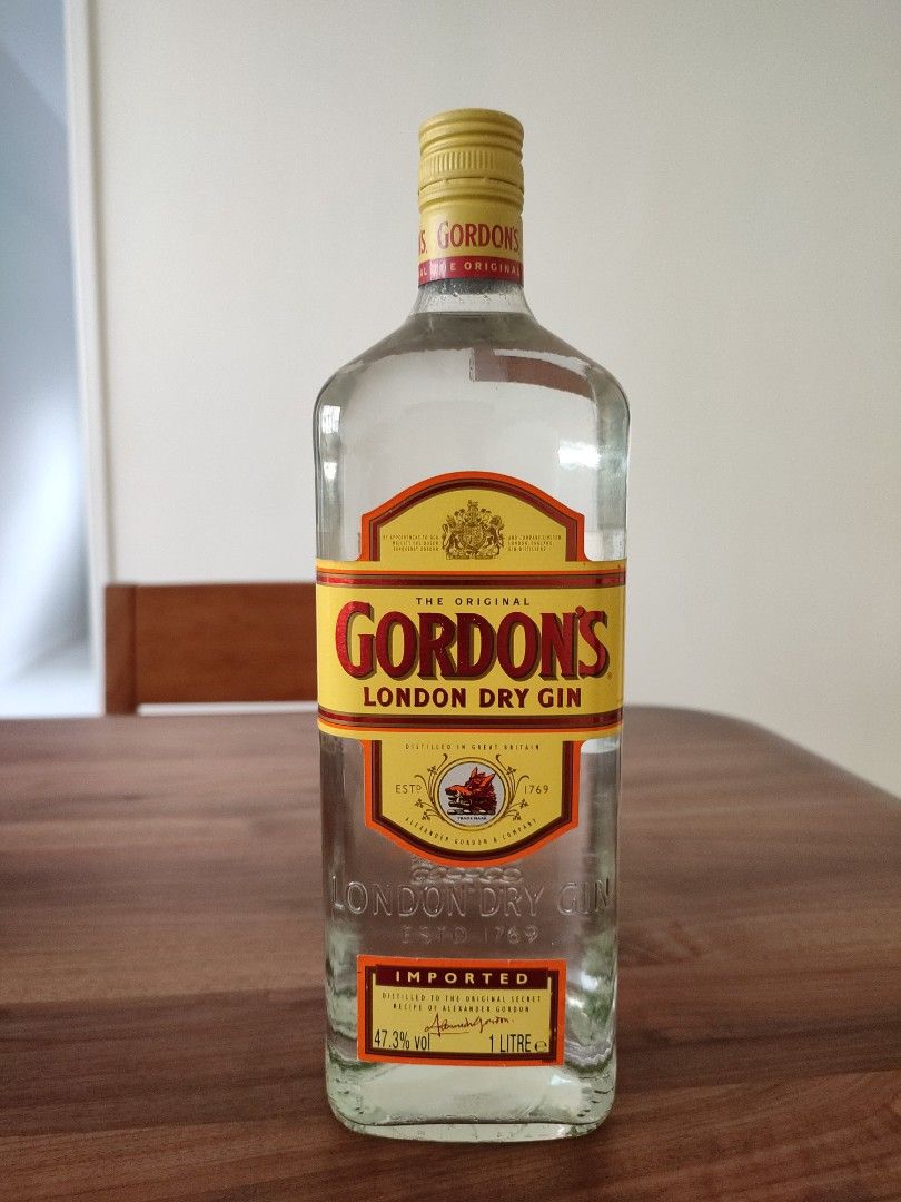 Gordon's London Dry Gin 1L, Food & Drinks, Alcoholic Beverages on Carousell