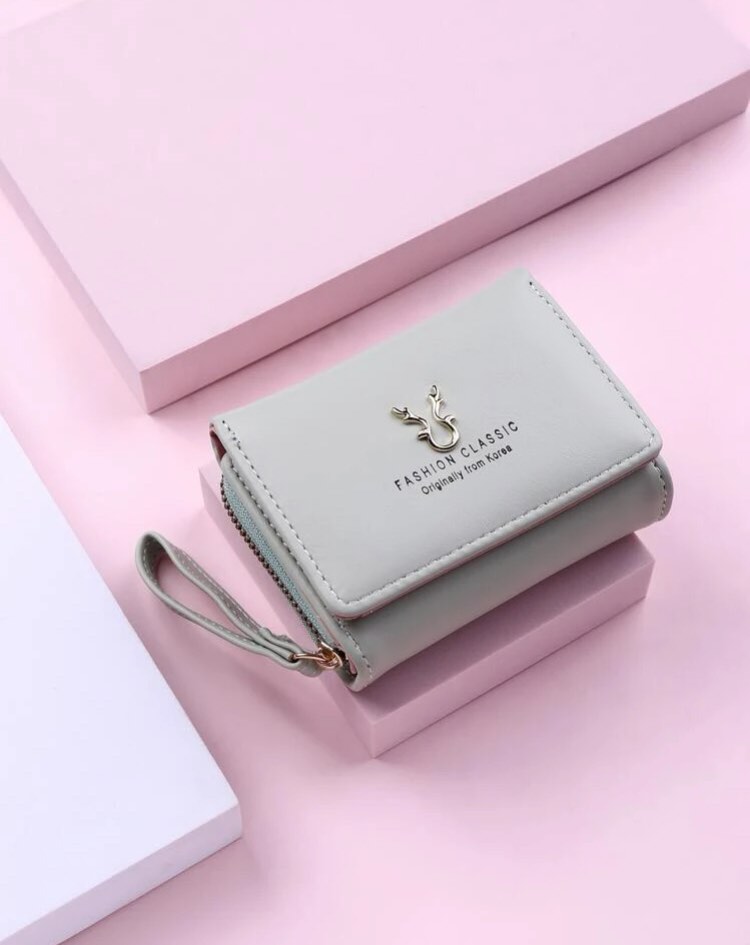Green tri fold small wallet, Women's Fashion, Bags & Wallets, Wallets ...