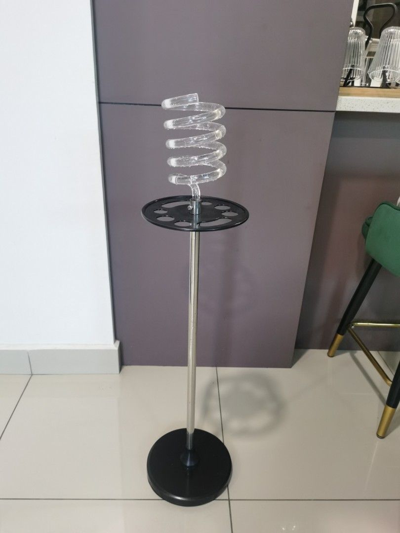 hair blower stand, Beauty & Personal Care, Hair on Carousell