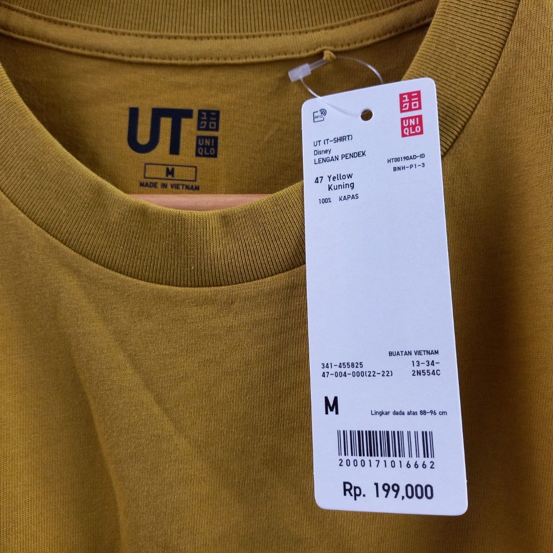Kaos UT Uniqlo Disney Pluto Baru Asli Original, Fesyen Pria, Pakaian , Atasan di Carousell