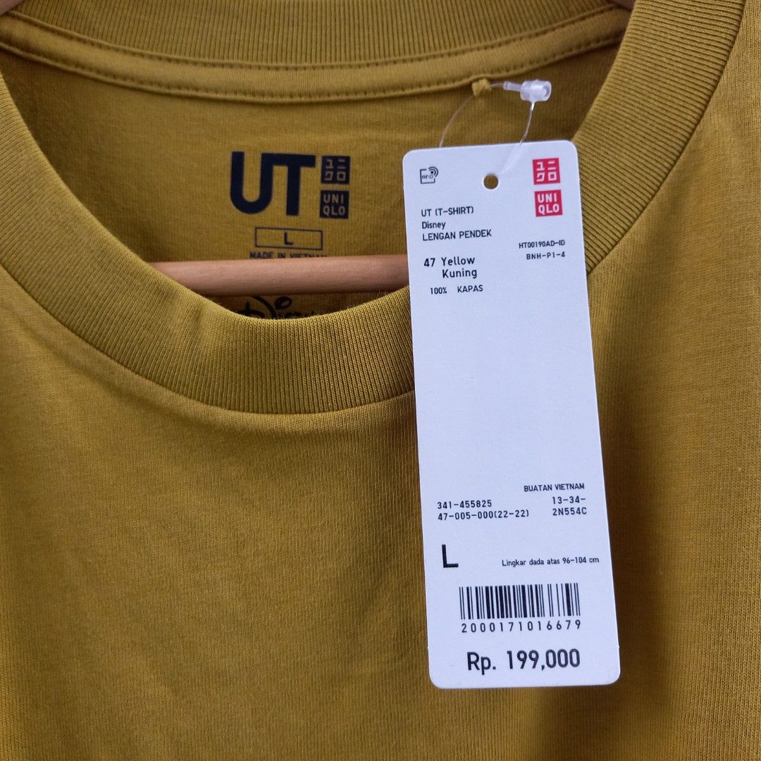 Kaos UT Uniqlo Disney Pluto Baru Asli Original, Fesyen Pria, Pakaian , Atasan di Carousell