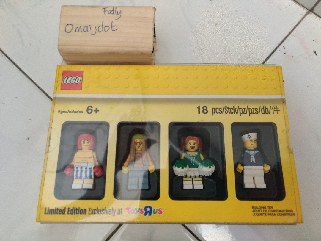 Lego Minifigures Bricktober Hobbies Toys Toys Games On Carousell