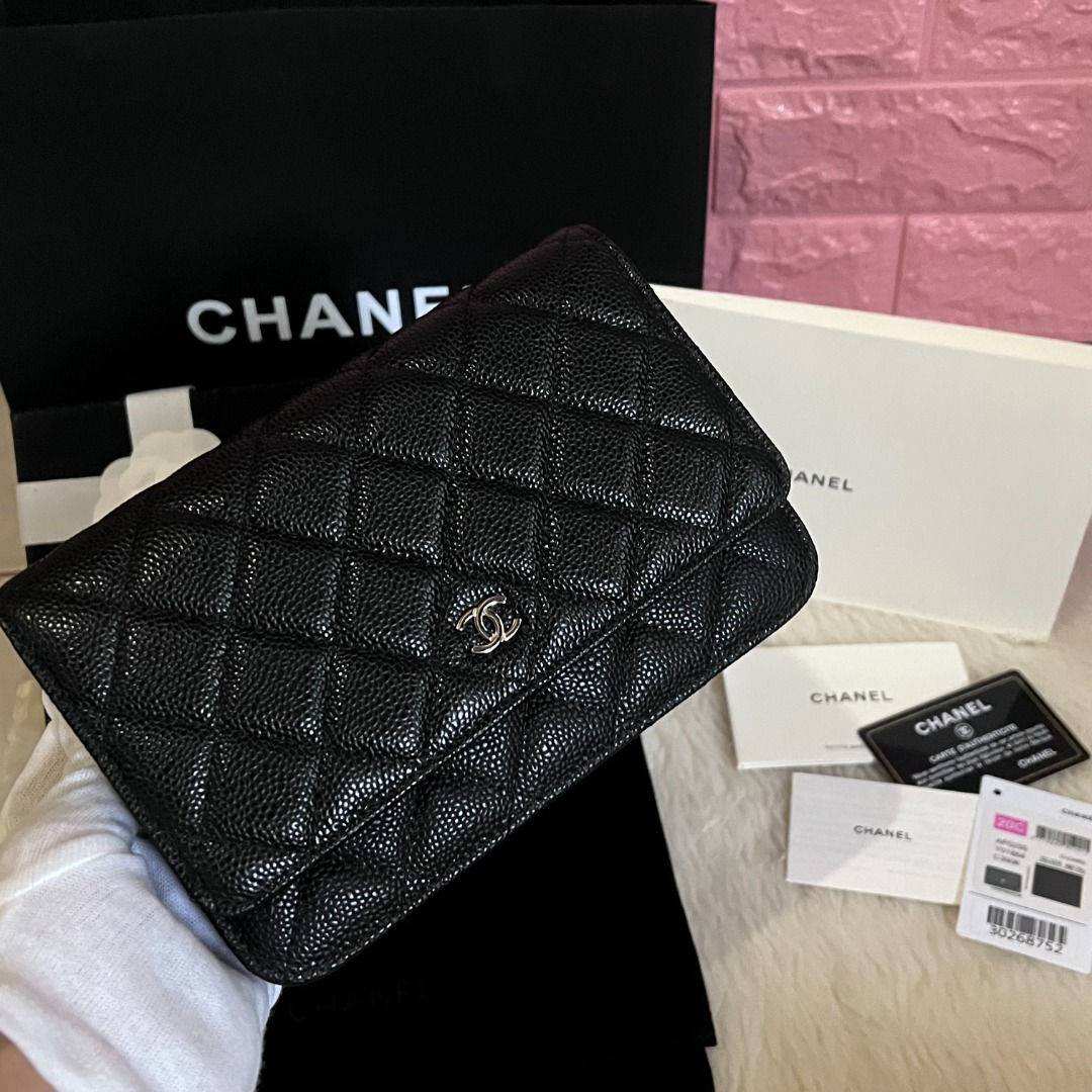 Microchip Chanel WOC Caviar SHW, Luxury, Bags & Wallets on Carousell