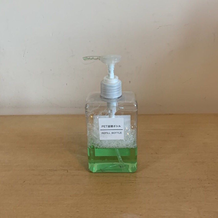 Muji liquid dispensers, 兒童＆孕婦用品, 洗澡及換尿片, 洗澡及換尿片 - 尿片及濕紙巾 - Carousell