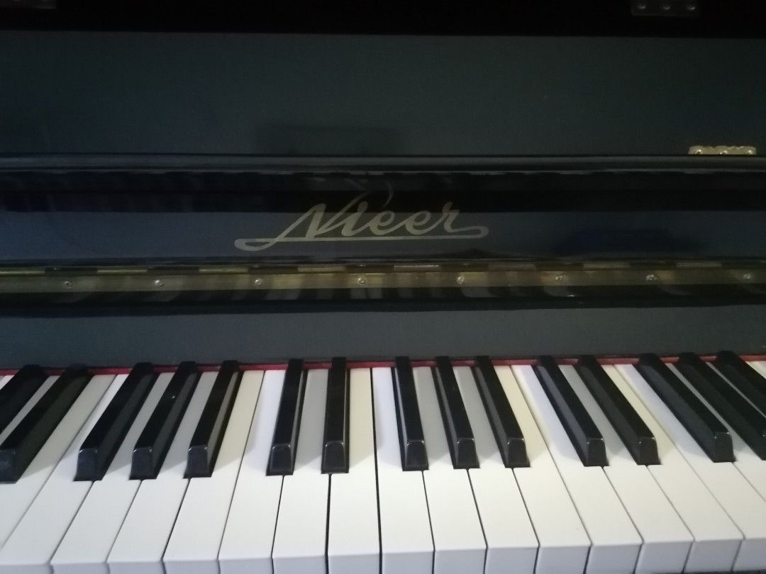 nieer piano, Hobbies & Toys, Music & Media, Musical Instruments on ...