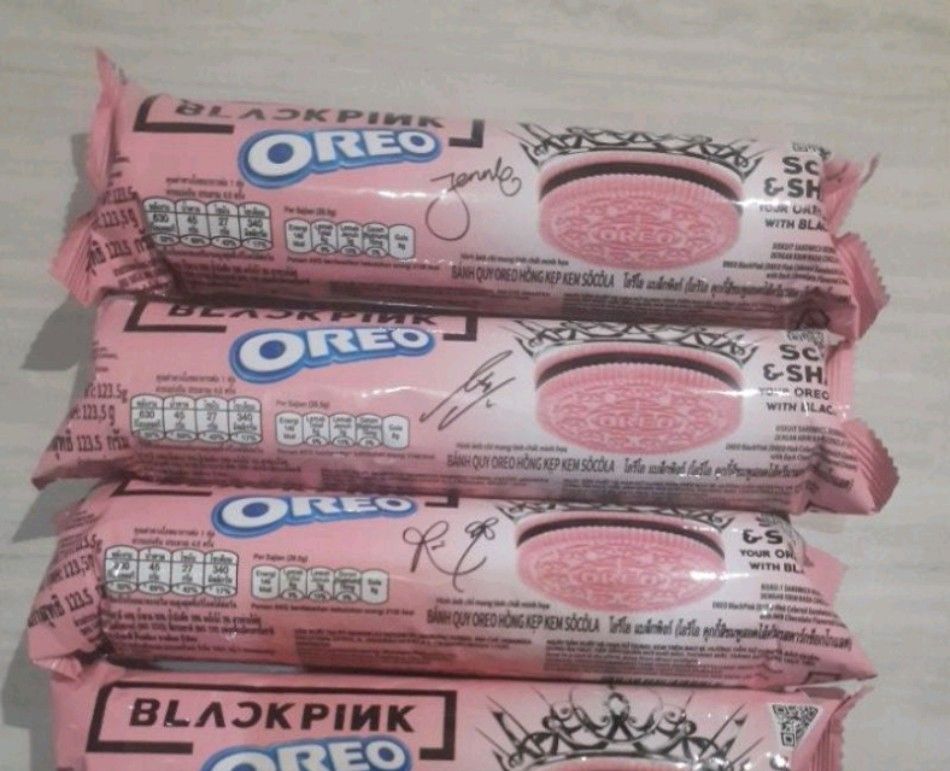 Oreo Blackpink, Makanan & Minuman, Snek di Carousell