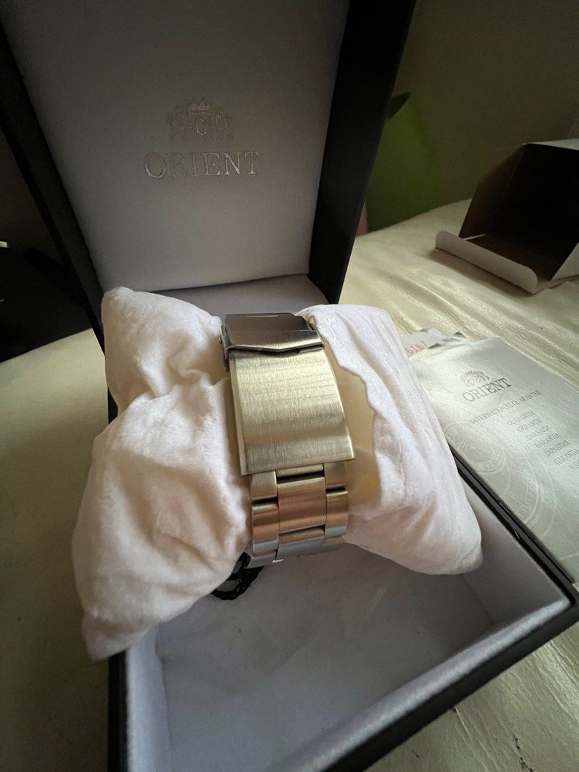 Orient Kamasu Red with Strapcode Bracelet, Men's Fashion, Watches ...