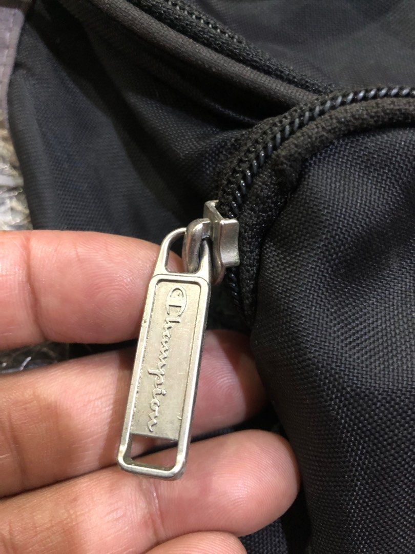 Pouchbag jenama Champion, Men's Fashion, Bags, Belt bags, Clutches and ...