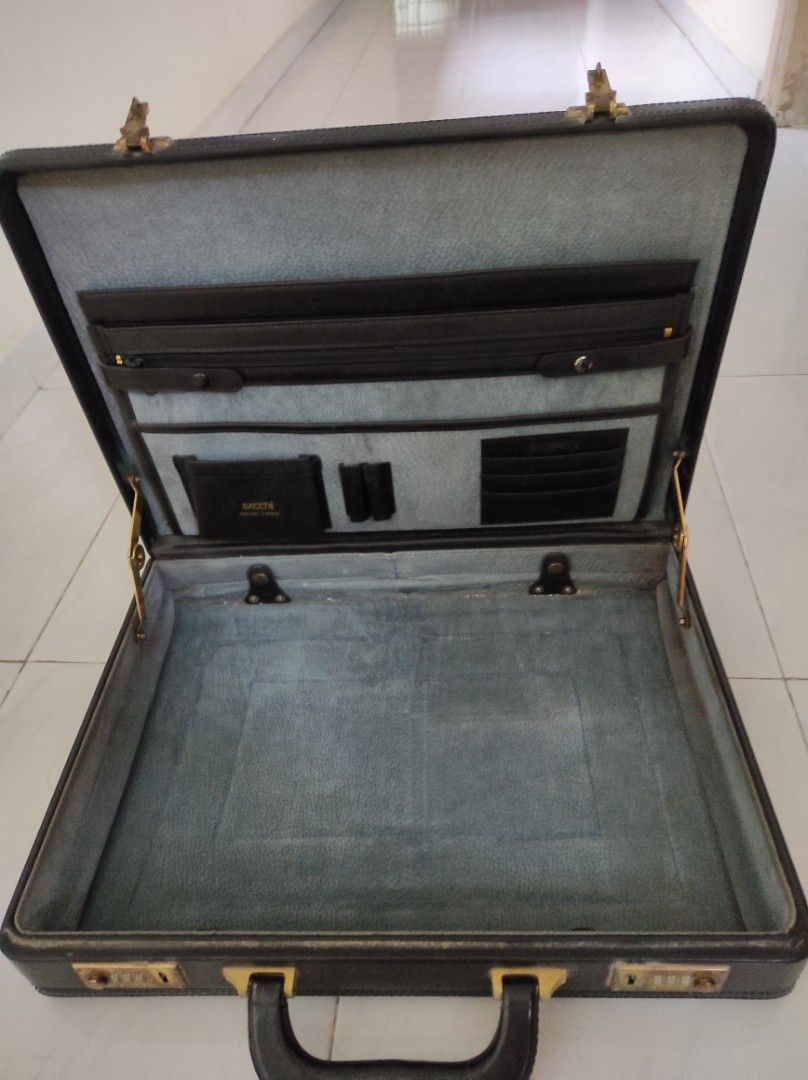 Satchi leather briefcase, Men's Fashion, Bags, Briefcases on Carousell