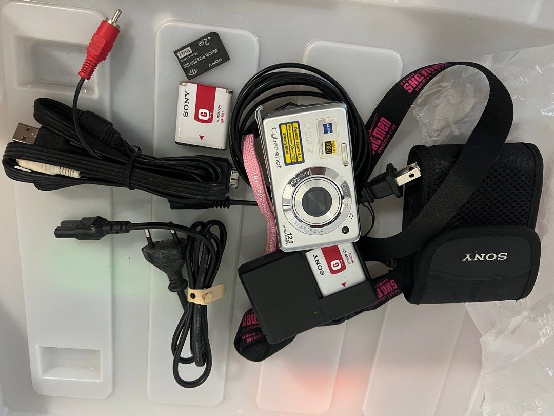 Sony Cyber Shot DSC-W210, Photography, Cameras on Carousell