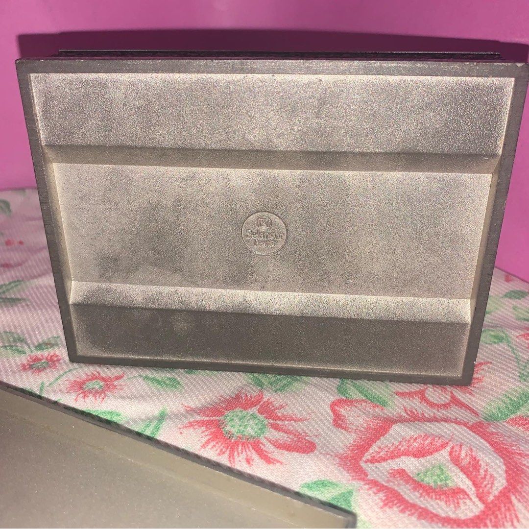 Tempat bahan timah, Antik, Pajangan di Carousell