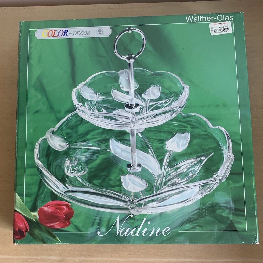 Two tier afternoon tea serving set, 傢俬＆家居, 廚具和餐具, 其他廚具和餐具 - Carousell