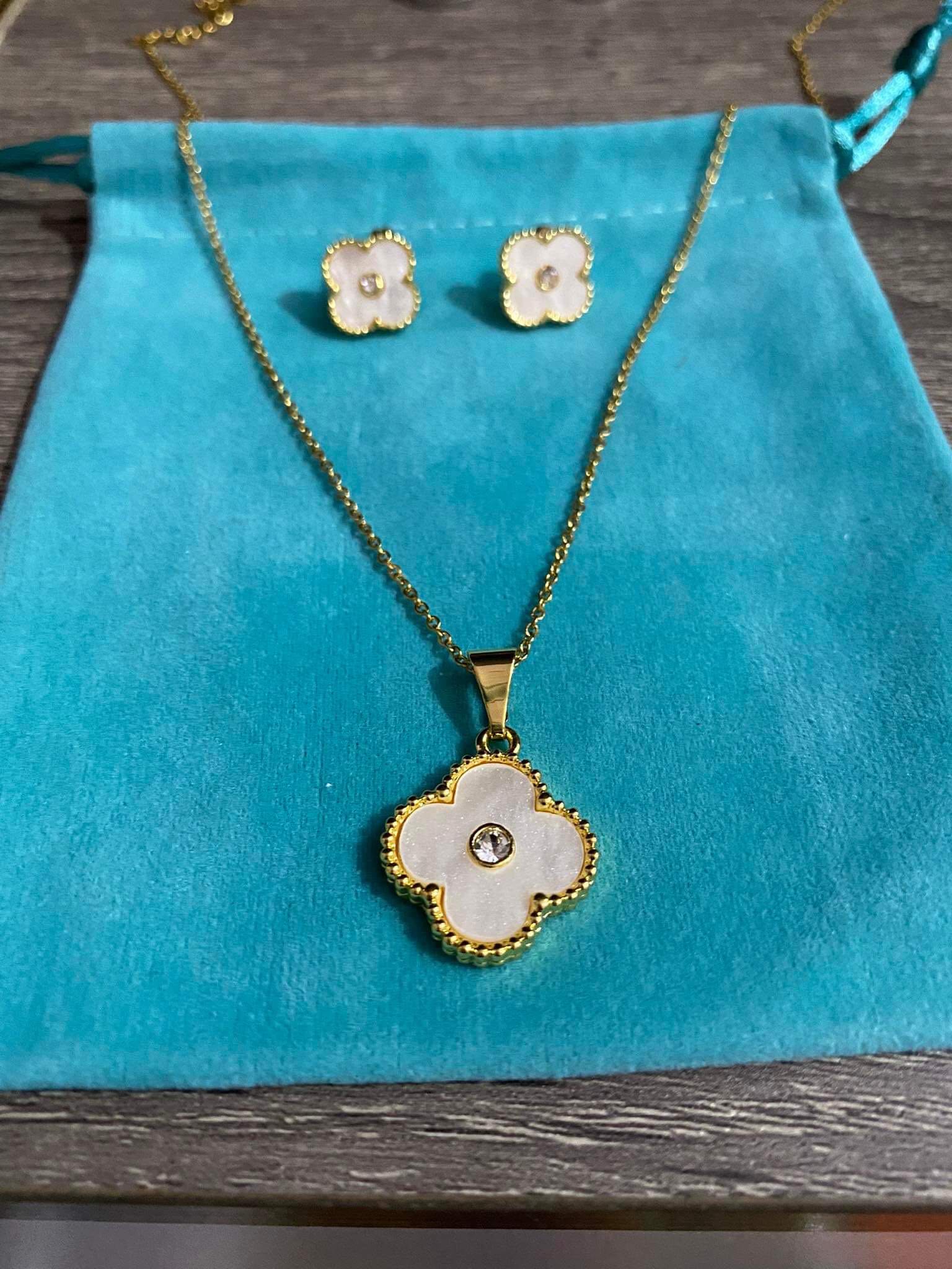 Vca with stone set, Women's Fashion, Jewelry & Organizers, Necklaces on ...