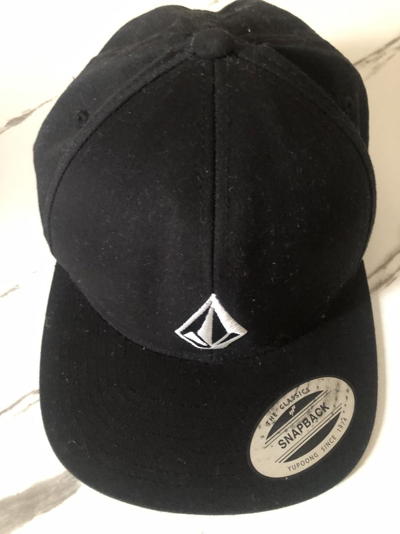 VOLCOM ORIGINAL CAP, Men's Fashion, Watches & Accessories, Caps & Hats ...