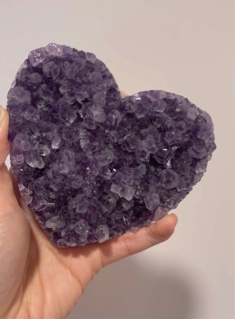 Amethyst heart geode, Women's Fashion, Jewelry & Organisers, Precious ...
