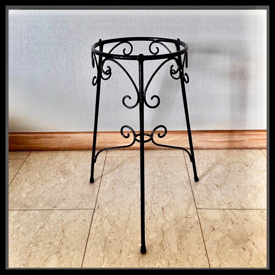 Vintage Iron Plant Pot Stand from the 1970s. Excellent Condition ...
