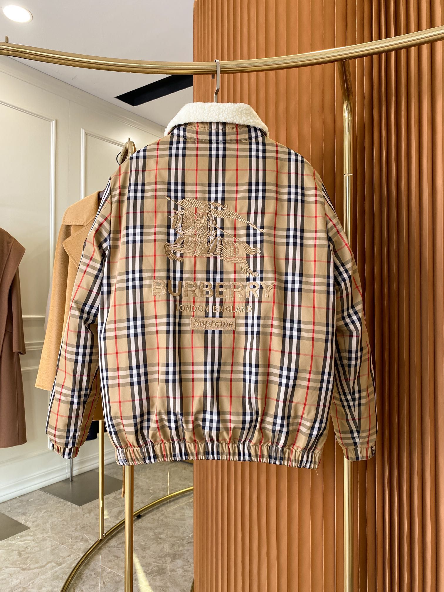 Authentic Burberry BUR Joint Supreme Joint Down Jacket, Women's Fashion ...