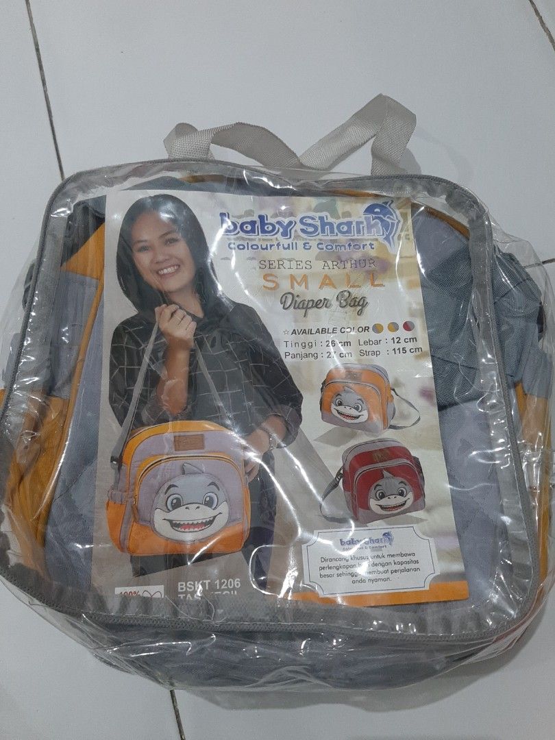 BABY SHARK DIAPER BAG SMALL NEW, Bayi & Anak, Kereta, Kursi Goyang & Gendongan Bayi di Carousell