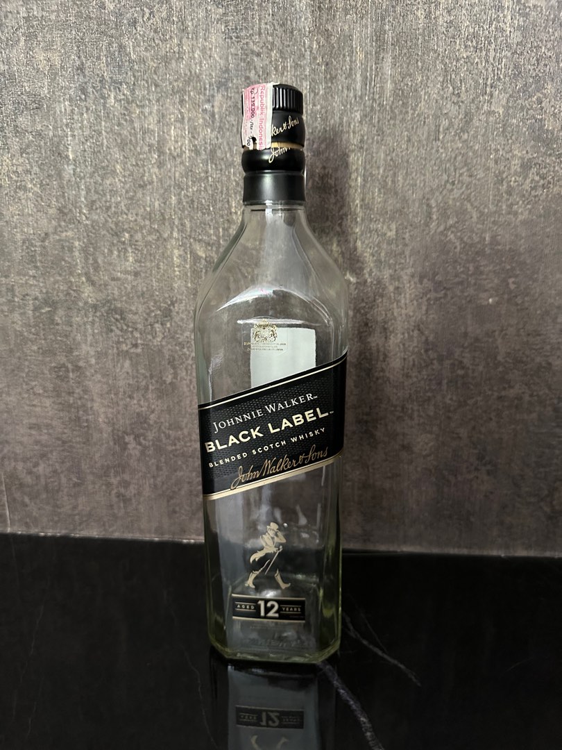 Black Label botol bekas, Serba Serbi, Others di Carousell