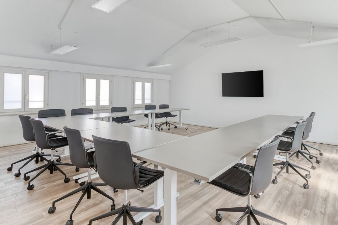 Book open plan office space for businesses of all sizes in Regus ...