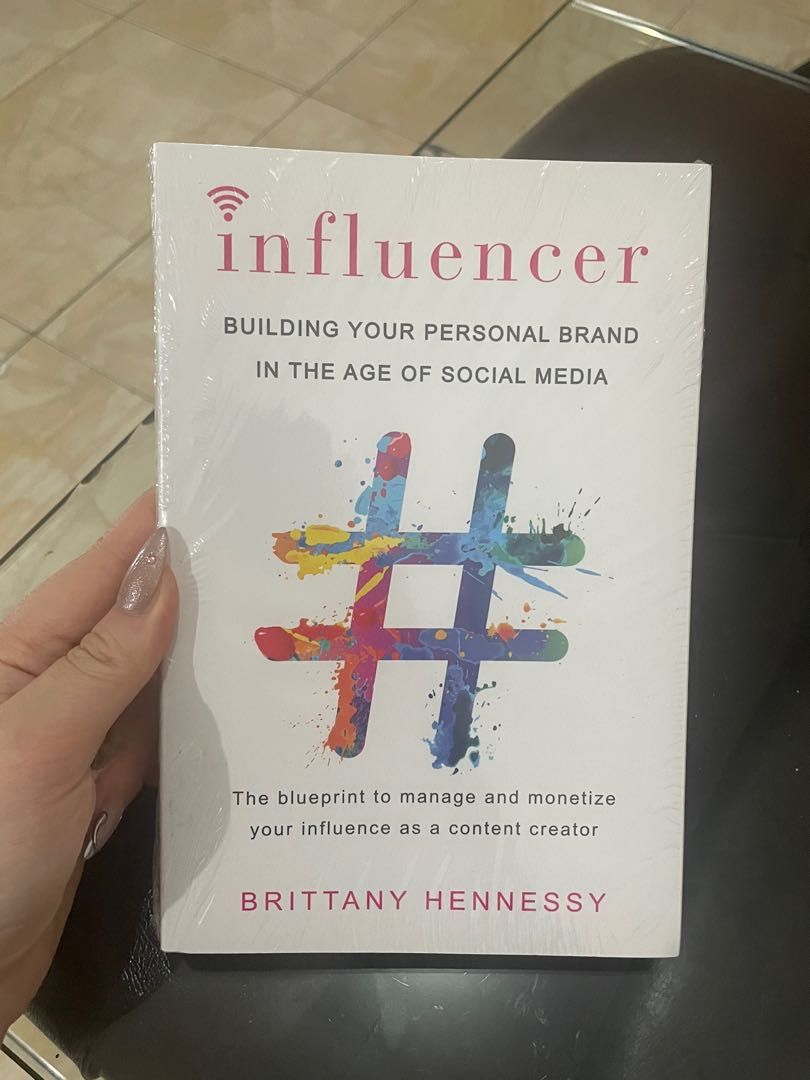 buku influencer building your personal brand in the age of social media ...