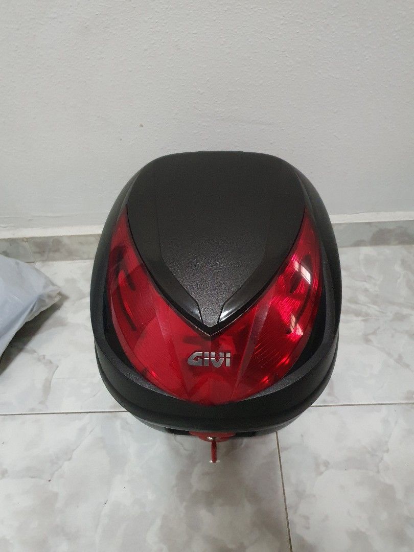 Givi box 25L Givi wildcatz, Motorcycles, Motorcycle Accessories on ...