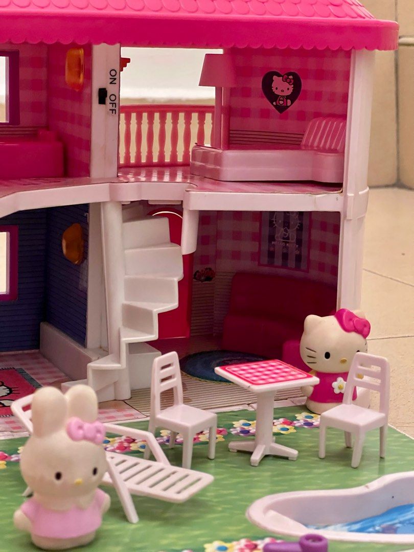 Hello kitty mini playhouse, Hobbies & Toys, Toys & Games on Carousell