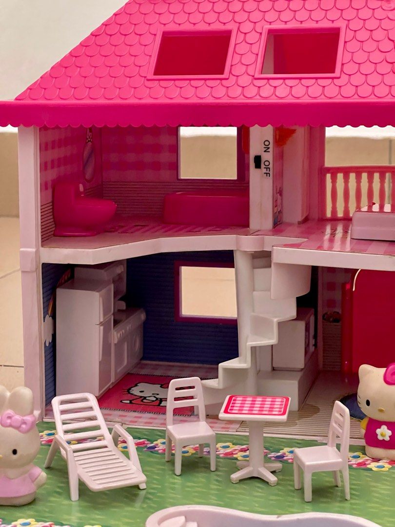 Hello kitty mini playhouse, Hobbies & Toys, Toys & Games on Carousell