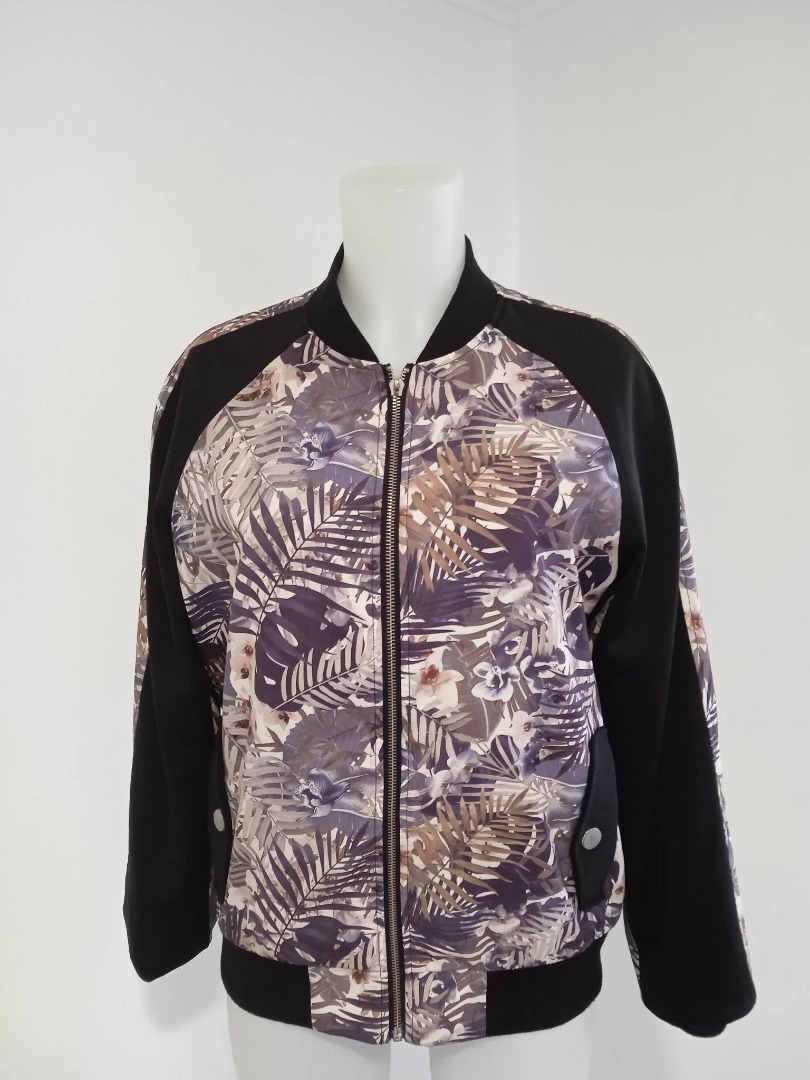 Mens Jacket BENCH, Men's Fashion, Coats, Jackets and Outerwear on Carousell