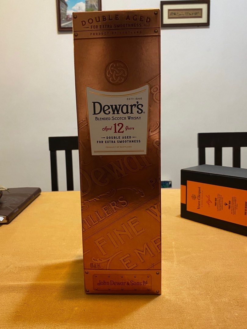 Johnnie Walker Black Label, gold label, Food & Drinks, Alcoholic ...