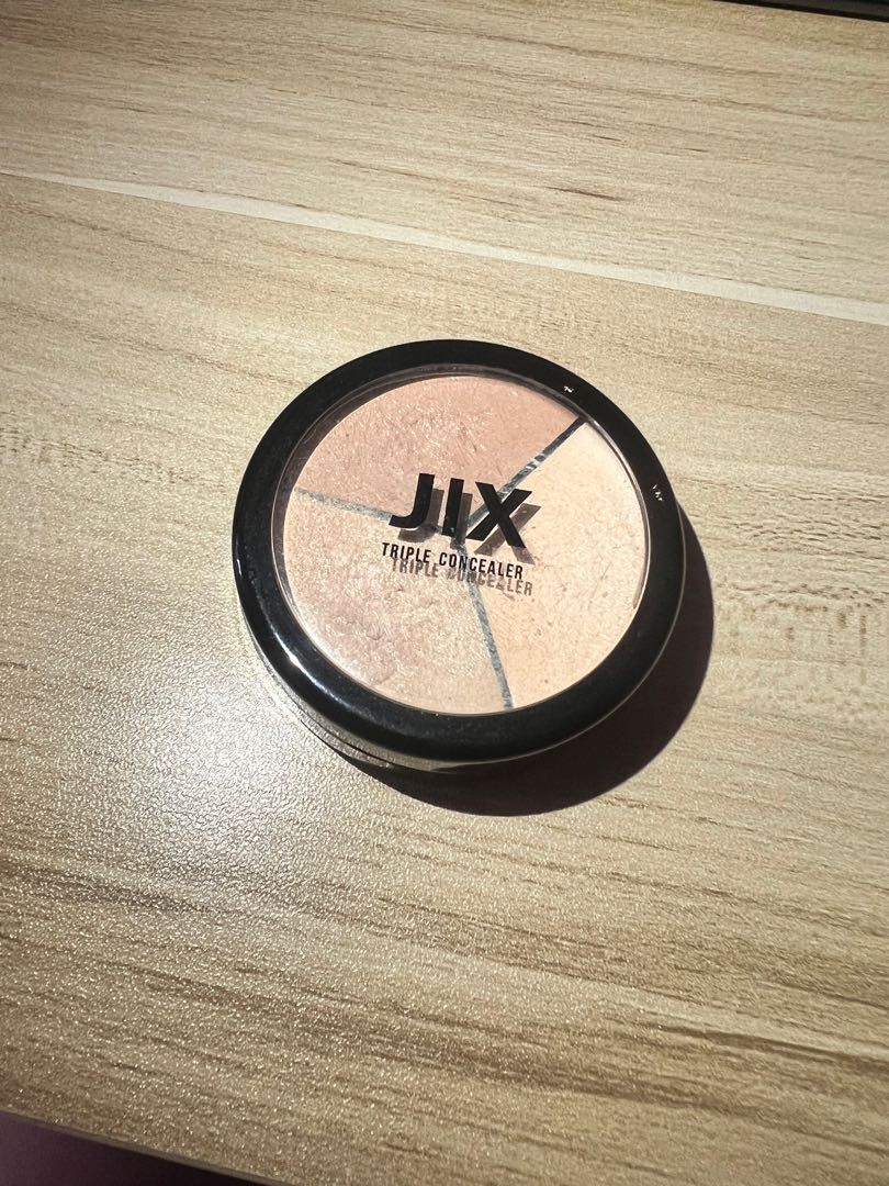 J/X JIX Pony triple concealer, Beauty & Personal Care, Face, Makeup on Carousell