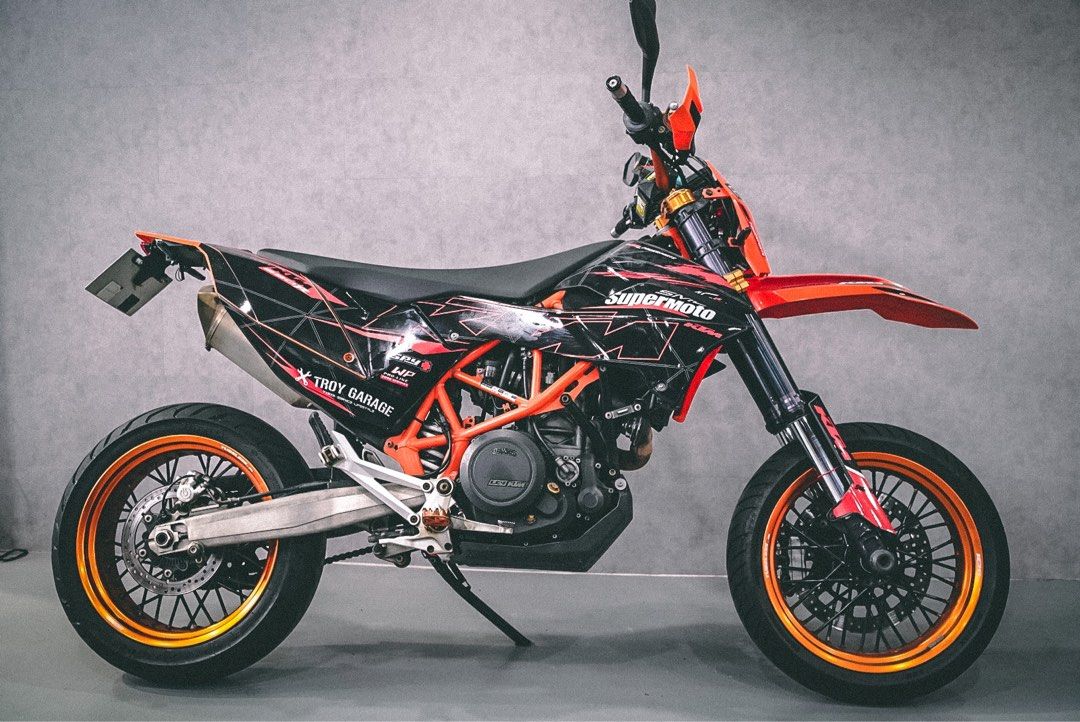 KTM 690 SMC R, Motorcycles, Motorcycles for Sale, Class 2 on Carousell