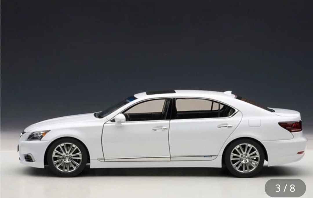 LEXUS LS600hL White 1:18 Autoart, Hobbies & Toys, Toys & Games on Carousell