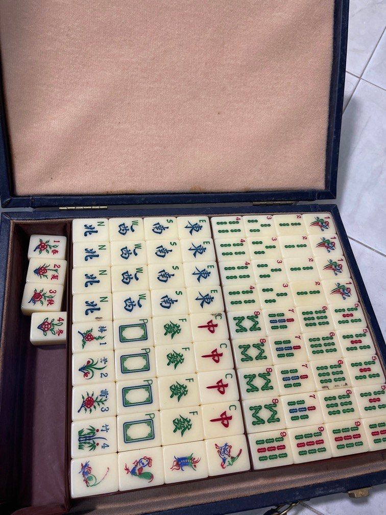 Mahjong Set made in Hong Kong, Hobbies & Toys, Toys & Games on Carousell