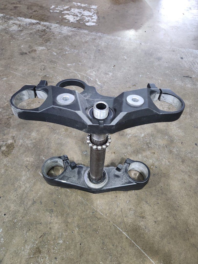 MT09 Triple Tree Clamps, Motorcycles, Motorcycle Accessories on Carousell