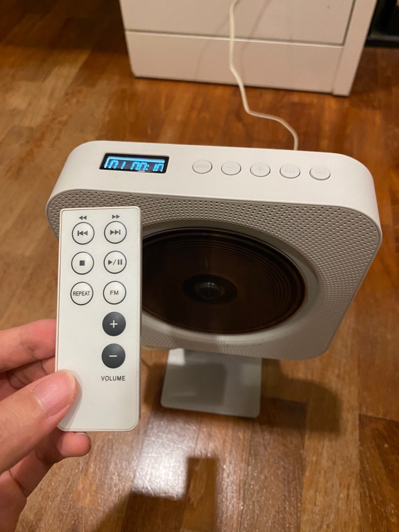 Muji CD player with stand, disc and radio music player, Audio, Portable ...