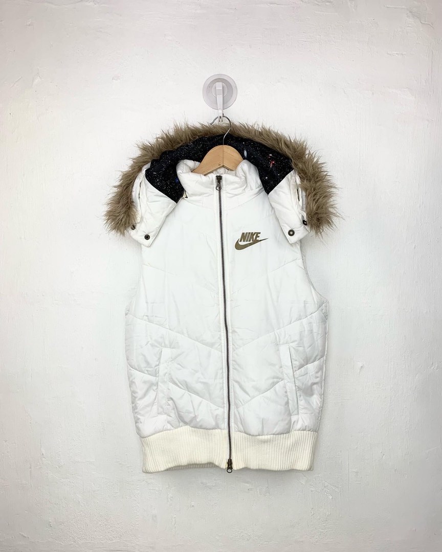 Nike Puffer Vest, Women's Fashion, Coats, Jackets and Outerwear on ...