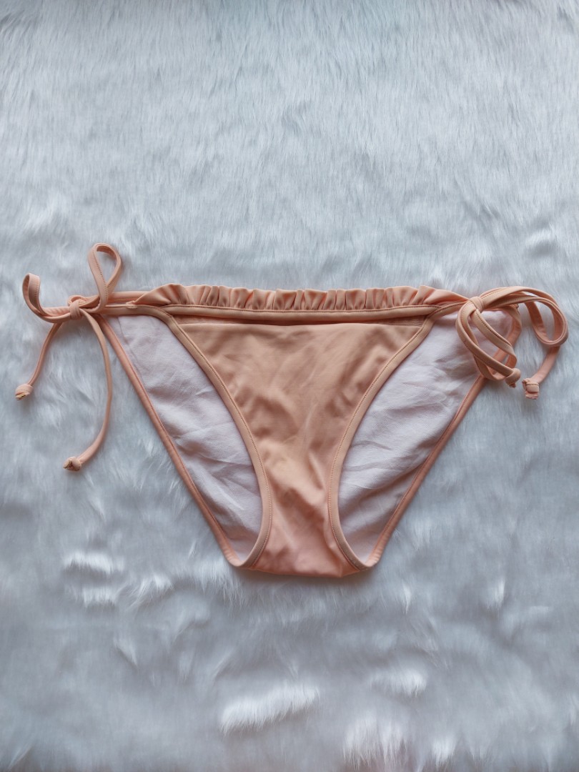 Peach swimsuit bottom, Women's Fashion, Swimwear, Bikinis & Swimsuits ...