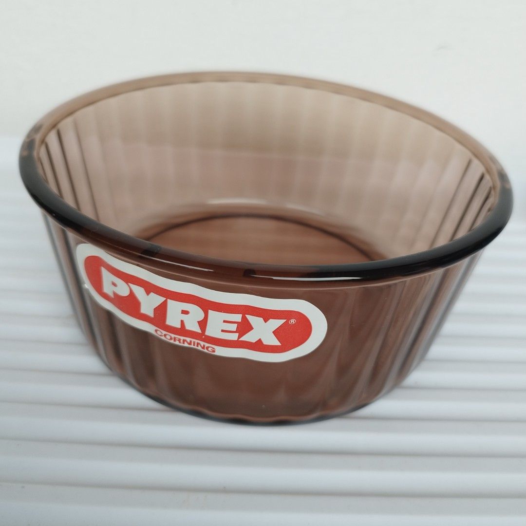 Pyrex Corning 1.5 litres pot, Furniture & Home Living, Kitchenware ...