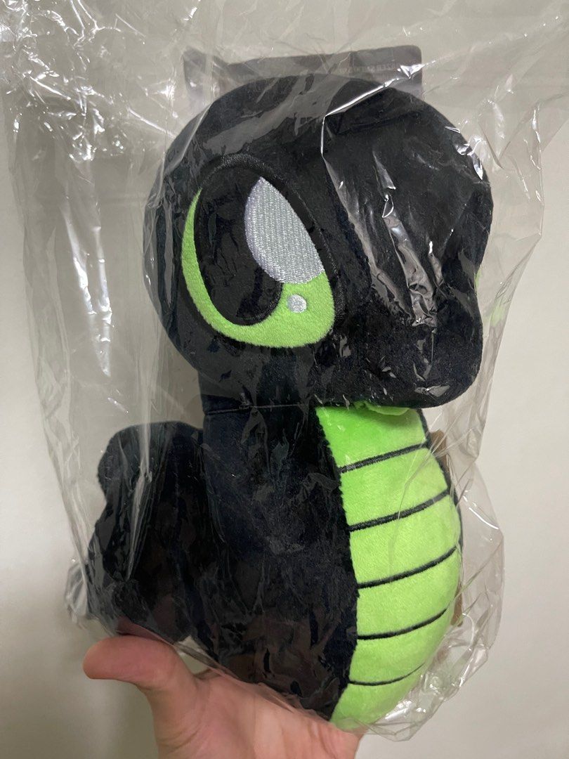 Razer Sneki Sneki, Hobbies & Toys, Toys & Games on Carousell