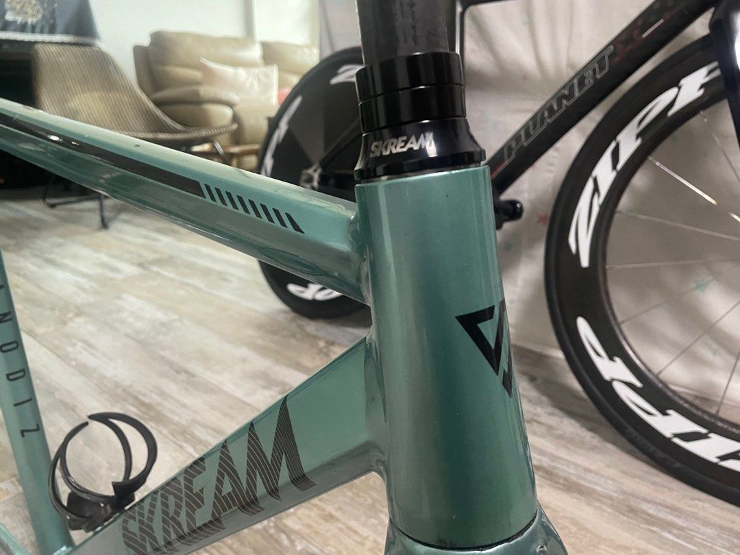 Skream Anodiz Celest fixie / track frameset, Sports Equipment, Bicycles ...