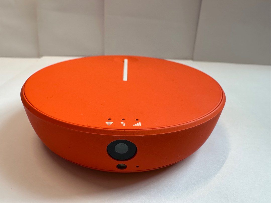 Skyroam Solis X WIFI Smartspot, Computers & Tech, Parts & Accessories, Networking on Carousell