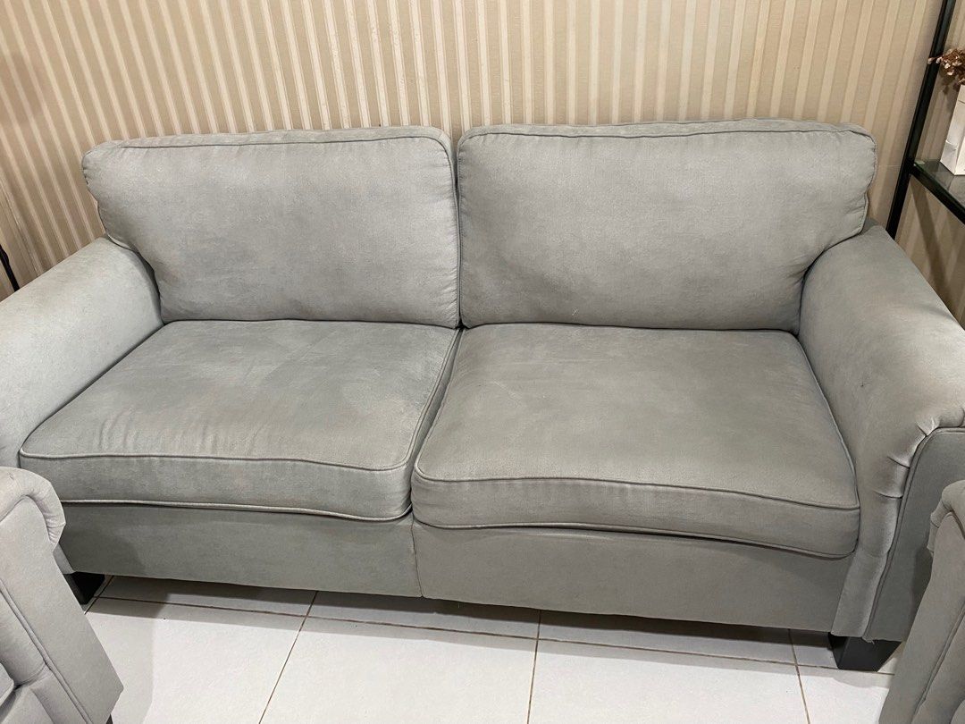 Sofa Informa Langley Fabric 2 dan 3 Dudukan - Abu-abu, Perabotan Rumah ... Sofa Informa Langley Fabric 2 dan 3 Dudukan - Abu-abu, Perabotan Rumah ...