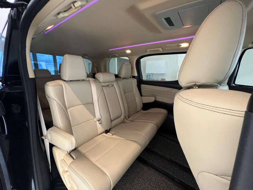 Toyota Vellfire 2.5 X 8-Seater (A), Cars, Used Cars on Carousell