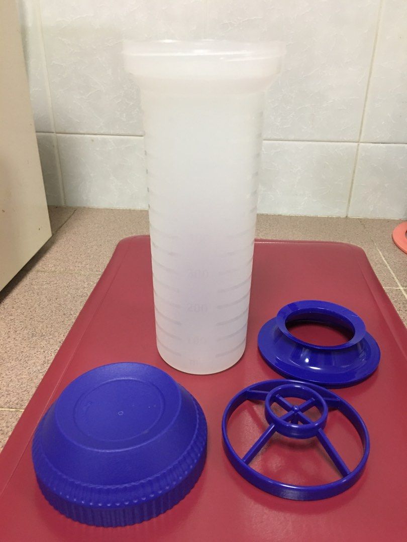 TUPPERWARE SHAKER, Furniture & Home Living, Kitchenware & Tableware ...