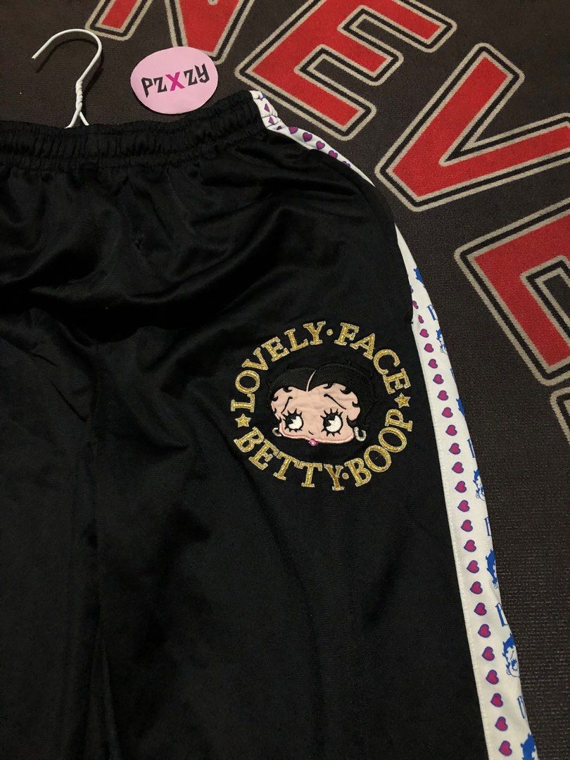 Betty bob tracksuit, Fesyen Wanita, Pakaian Wanita, Bawahan di Carousell