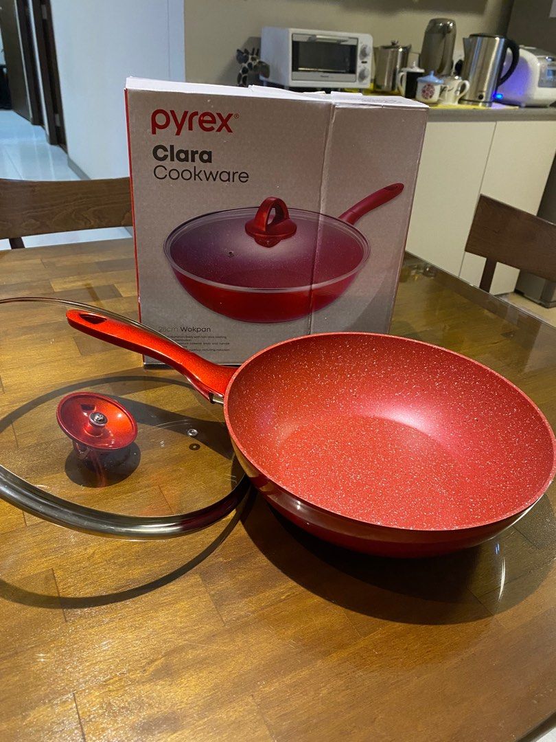 BNIB PYREX Red 28 CM wokpan (Clara), Furniture & Home Living ...